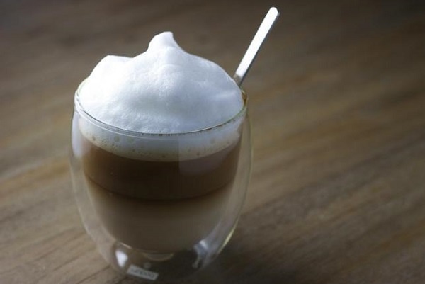 4 Milk Frothing Techniques without a Steam Wand for Home Barista